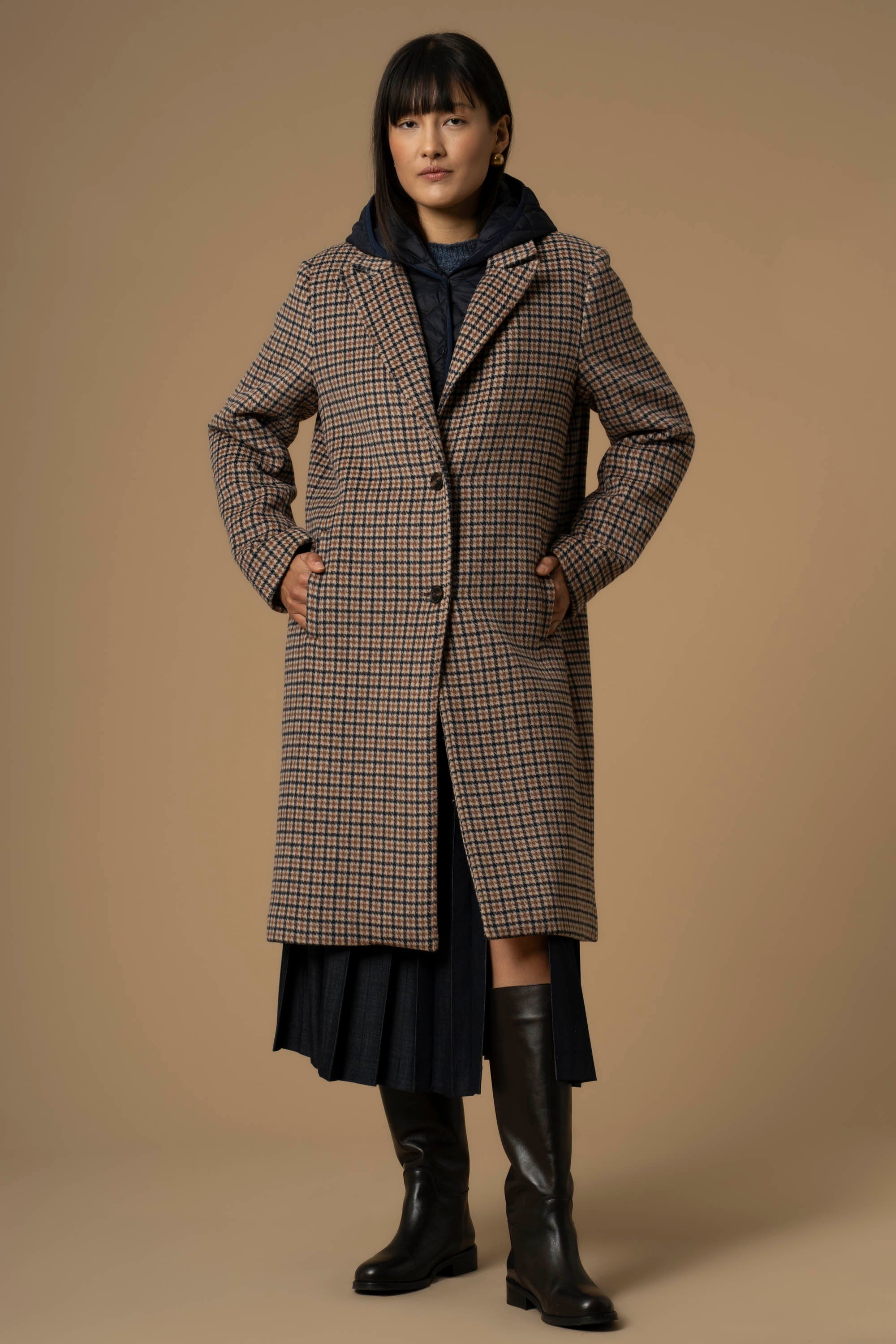 Stylish elegant three quarter lightly checkered coat - Coat DIDIER | Kocca