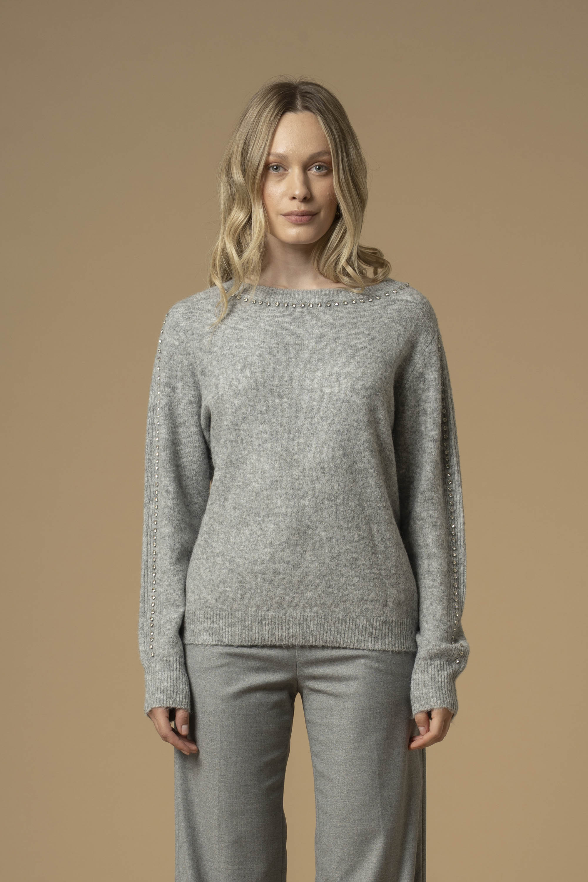 Fashionable jewelled round neck plain sweatshirt - Sweater ENIMIA | Kocca