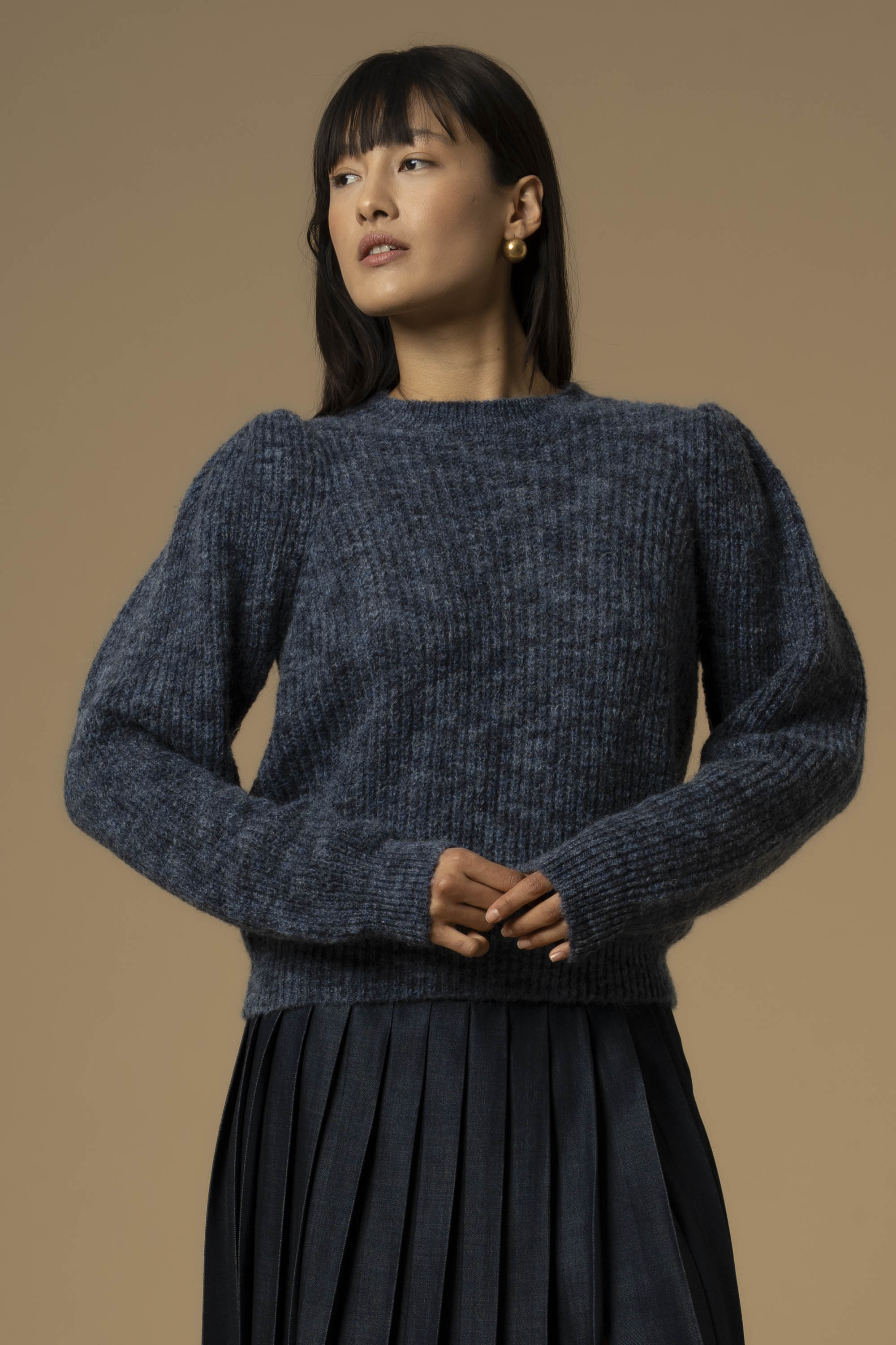 Traditional puffed shoulder long sleeved sweater - Sweater ATHALIA | Kocca