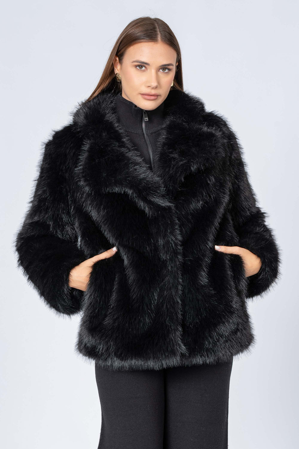 Ecopelliccia corta con rever - ECOPELLICCIA MELINDAX